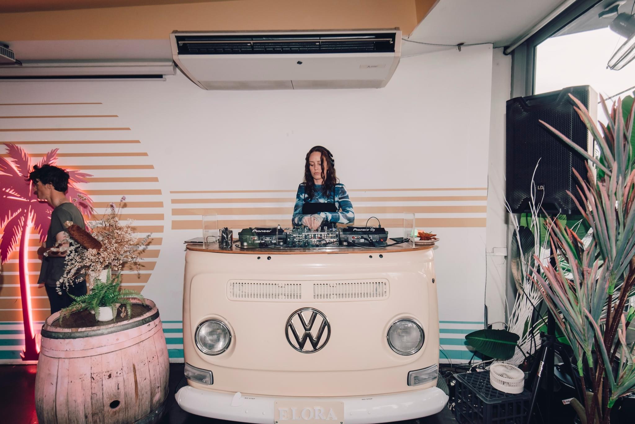 DJ Booth - Kombi Cart Bars, Photo Booths & Dessert Carts